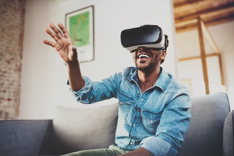 Low-power & fast RISC-V-based SoC for Virtual Reality Device